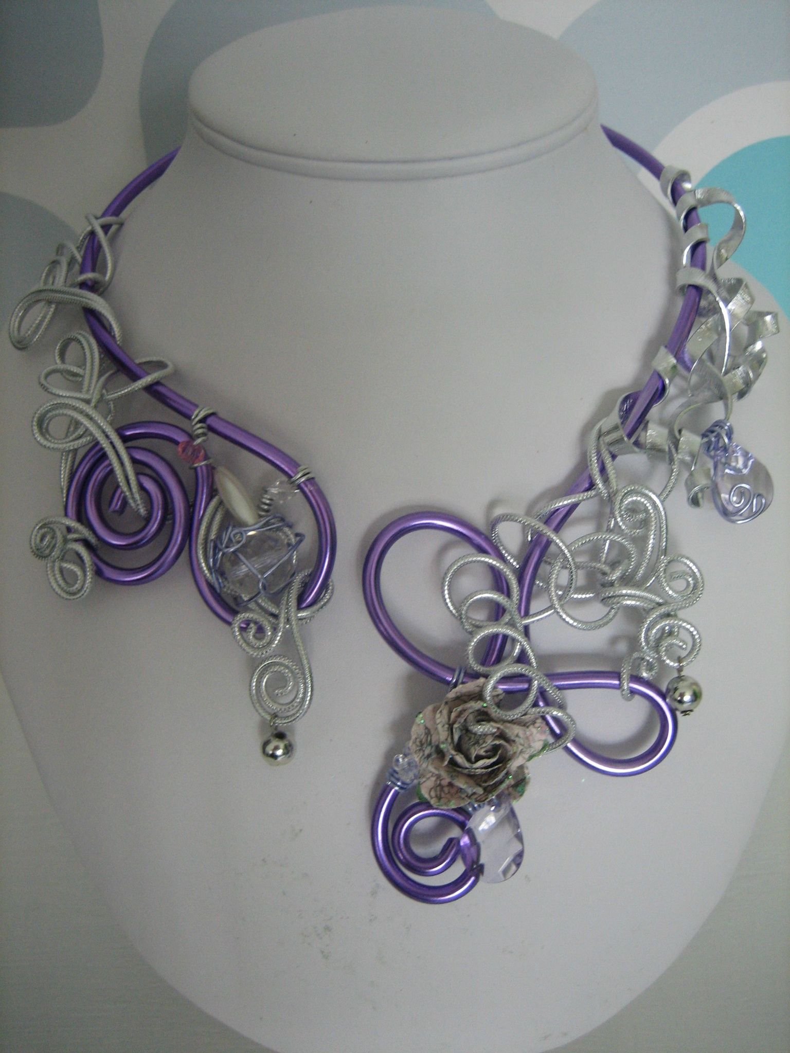 Nouveaux colliers entre turquoise et mauve.... - Valy M. Nouveaux colliers entre turquoise et mauve.... - Valy M.